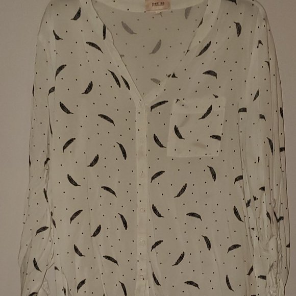 Per Se | Tops | Xl White And Black Button Up Blouse With Feathers ...